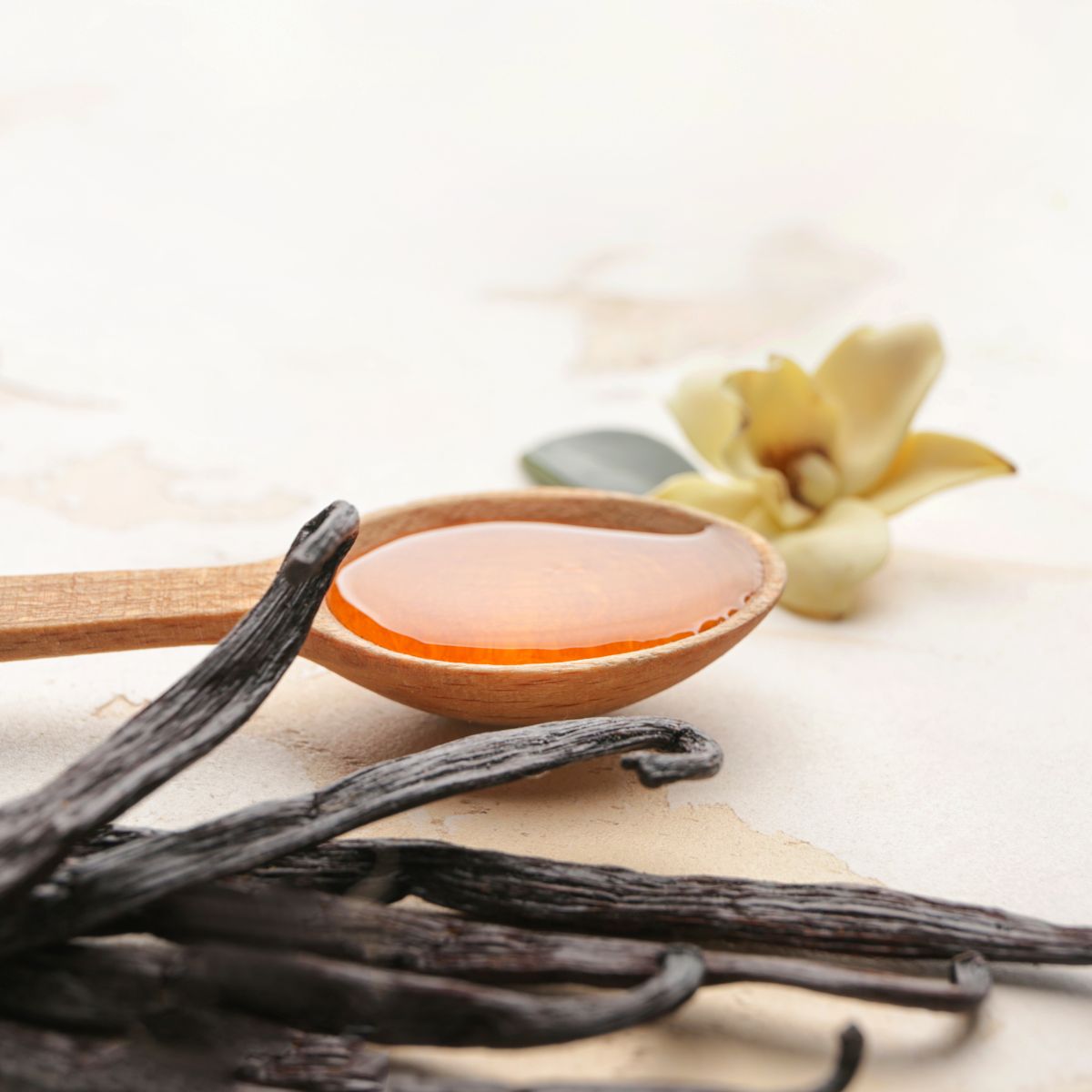 Vanilla Extract Vs Vanilla Essence - All Day I Eat