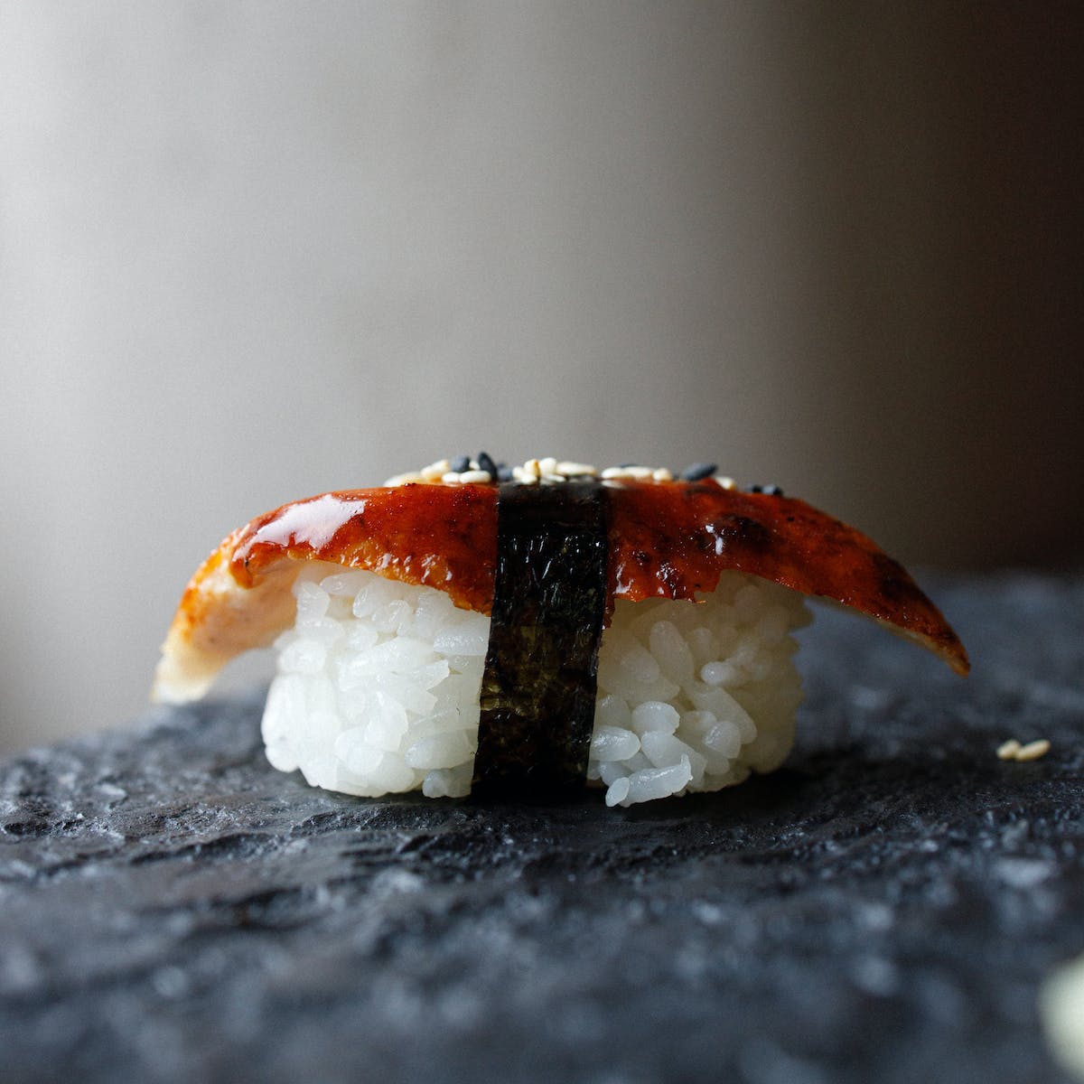 Sushi Guide: A Beginners Guidfe For Mastering Sushi