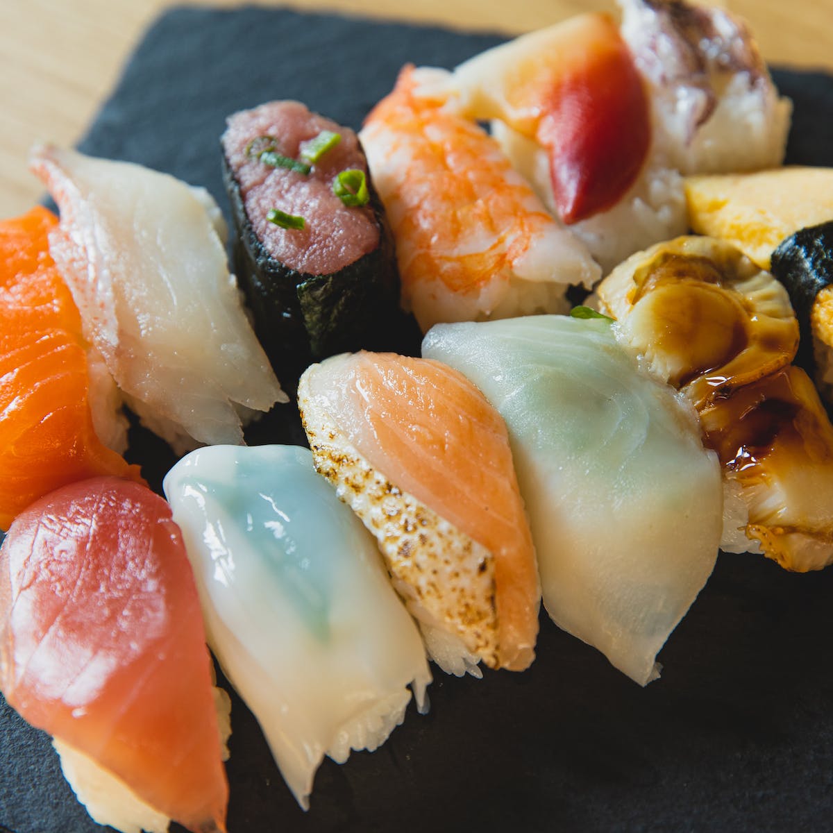 Sushi Guide: A Beginners Guidfe For Mastering Sushi